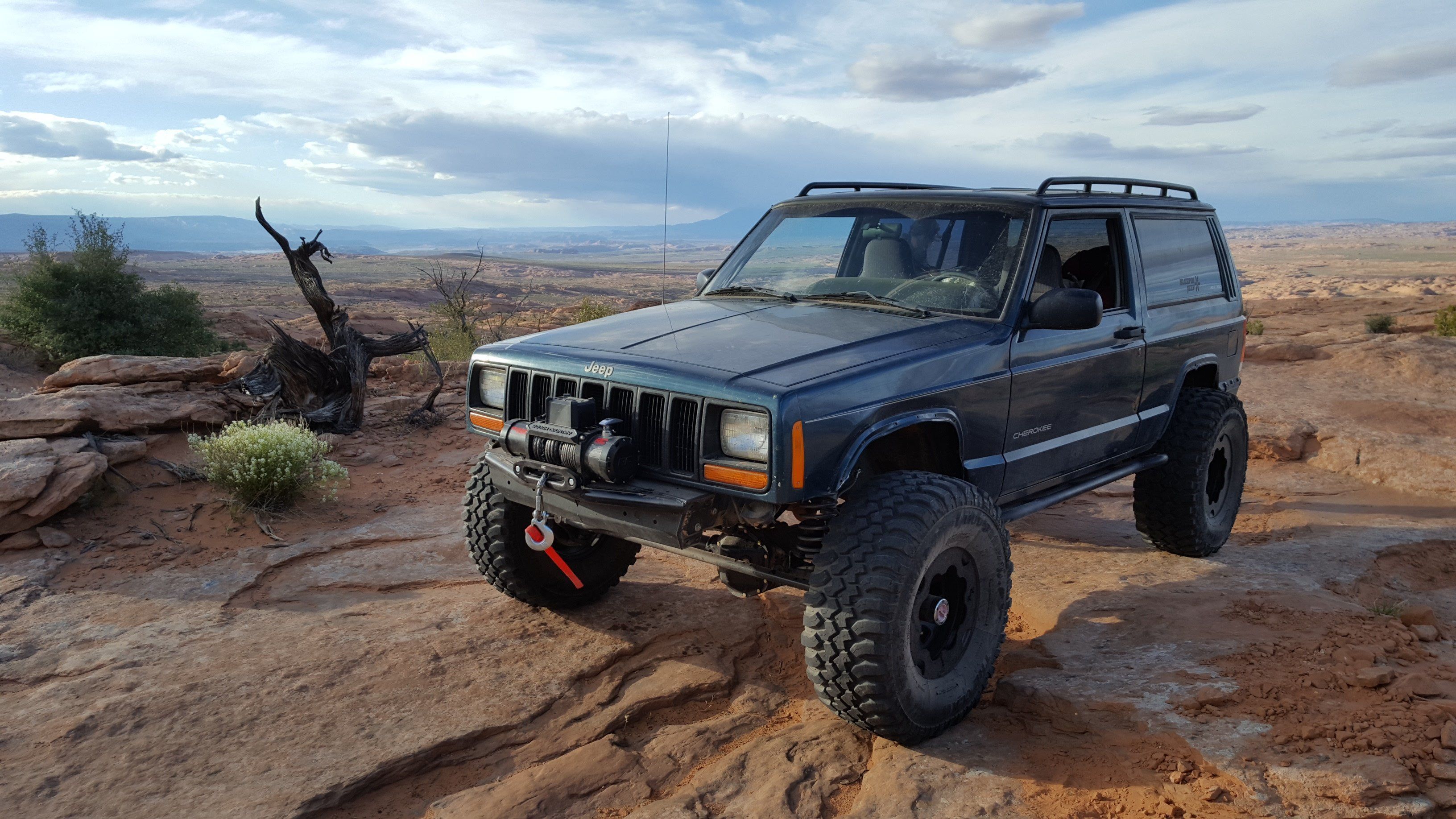 Feature Friday - BleepinJeep test 33x12.5R15 Claw in Moab ...